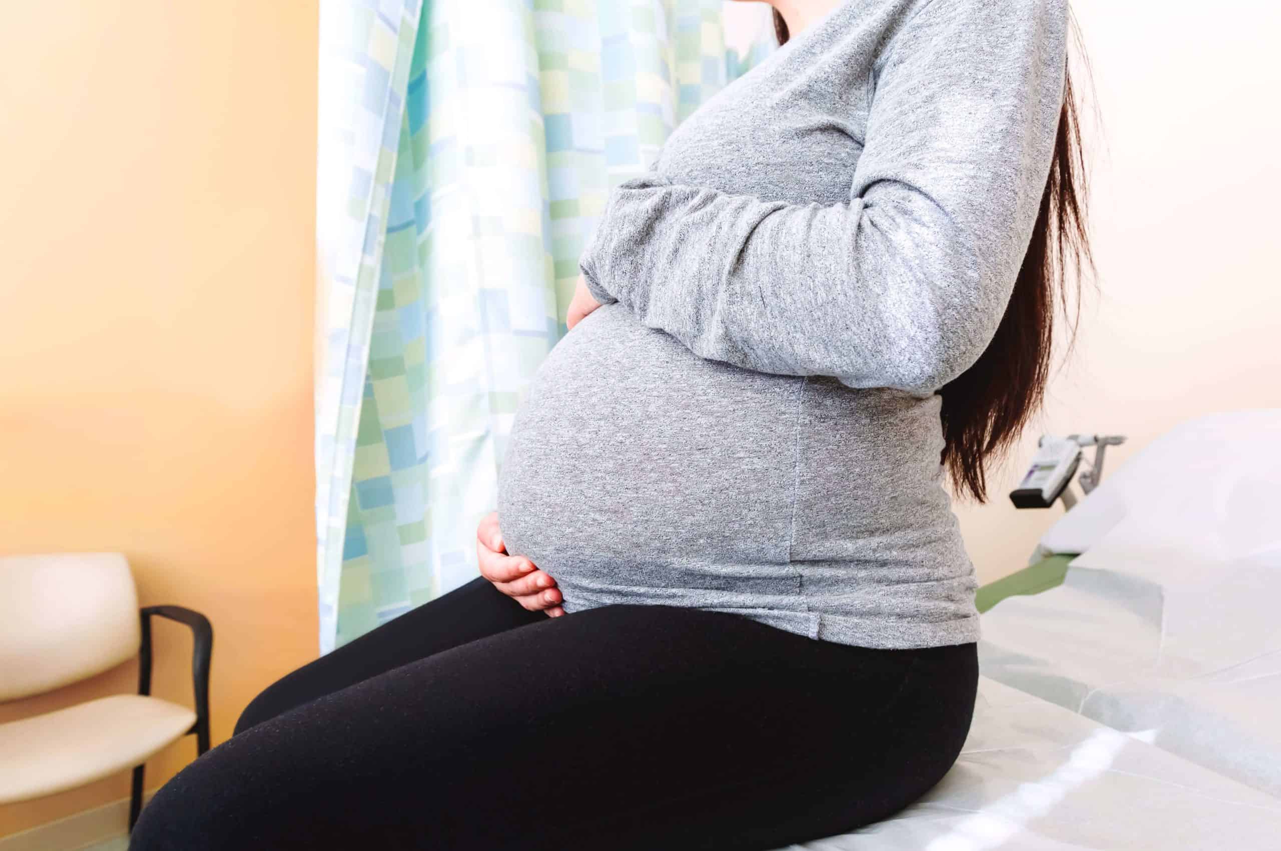 A Holistic Guide to Chiropractic Care During Pregnancy - Lake Pointe ...